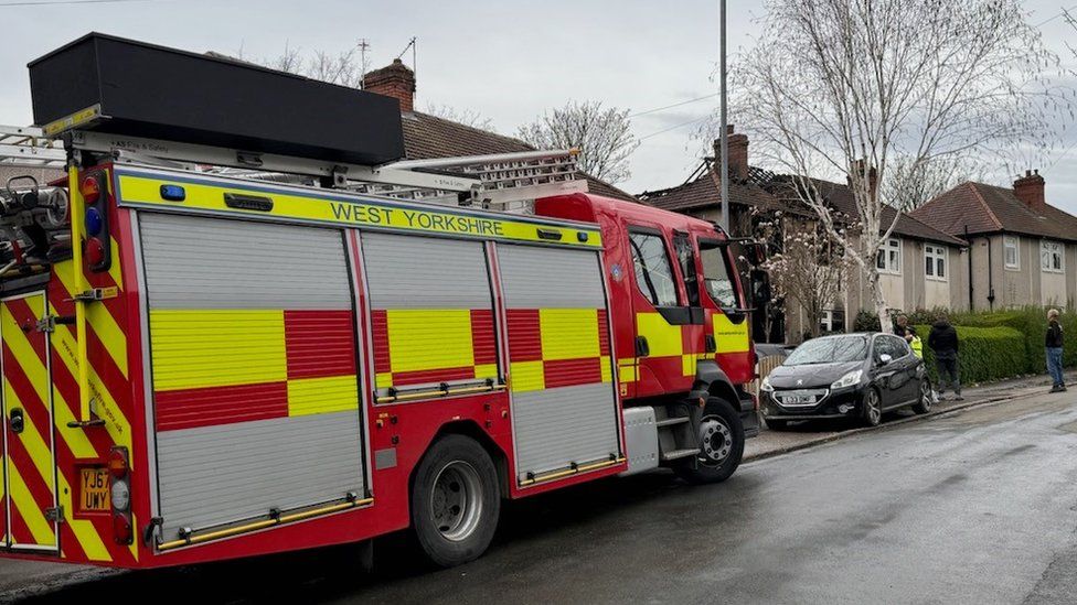 Man seriously injured in Wakefield house fire - police - BBC News