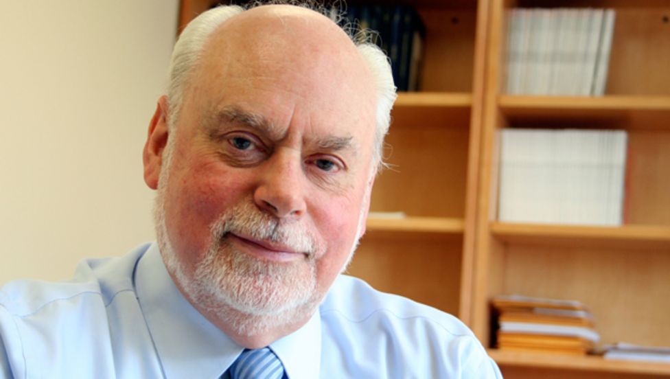 Tiny machines win chemistry Nobel prize - BBC News