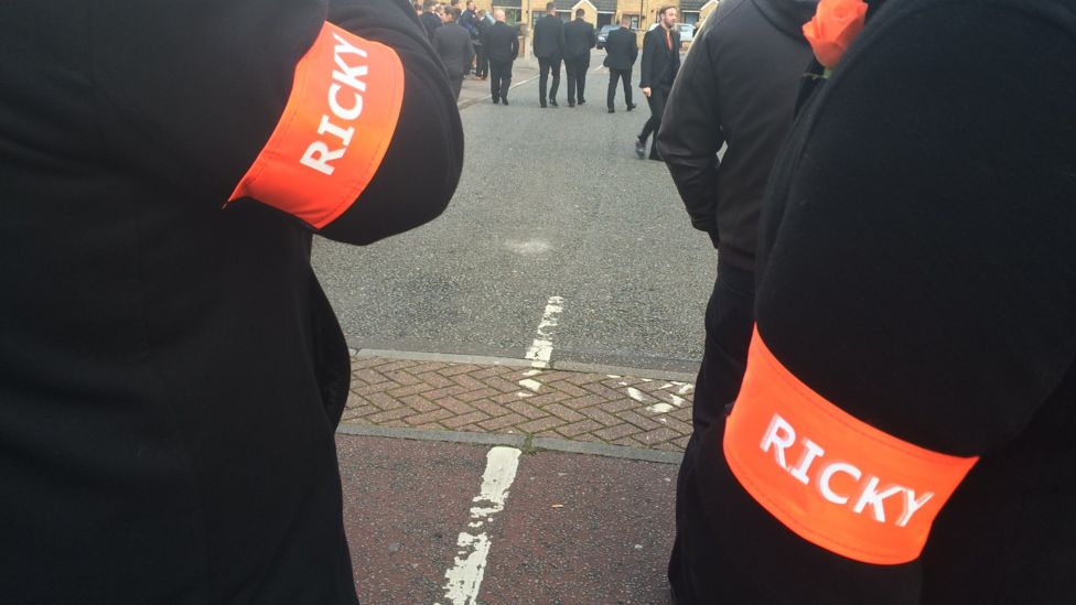 Celebrity minder Ricky Hayden death: Man denies murder - BBC News