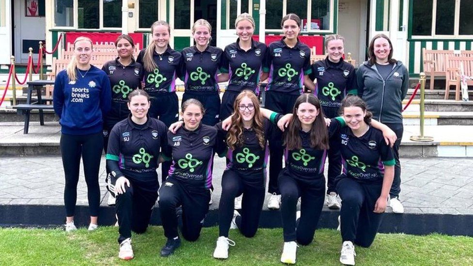 Lancashire Cricket League: Ramsbottom enter women's team - BBC News