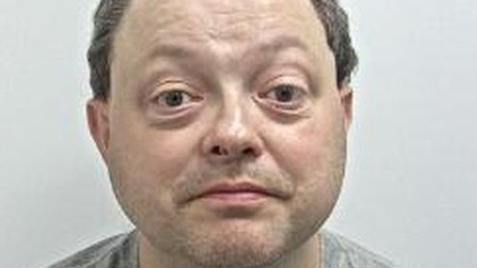 Man jailed over Colne fatal house blaze - BBC News