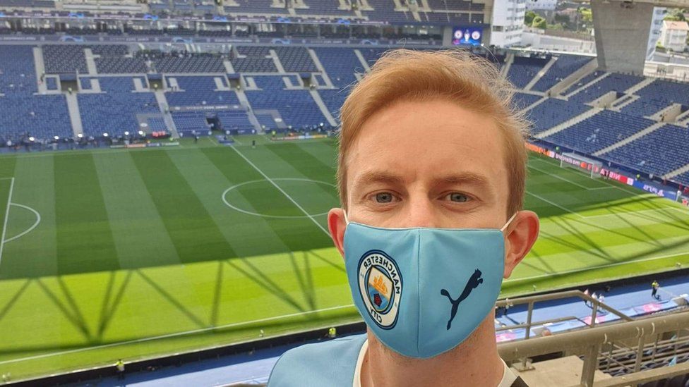 'Sioc llwyr' dyn gafodd ail brawf positif Covid-19 - BBC Cymru Fyw