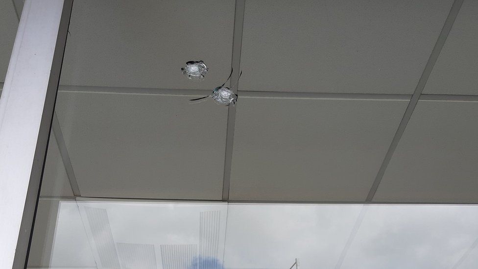 Windows smashed with pellet gun near Worcester - BBC News