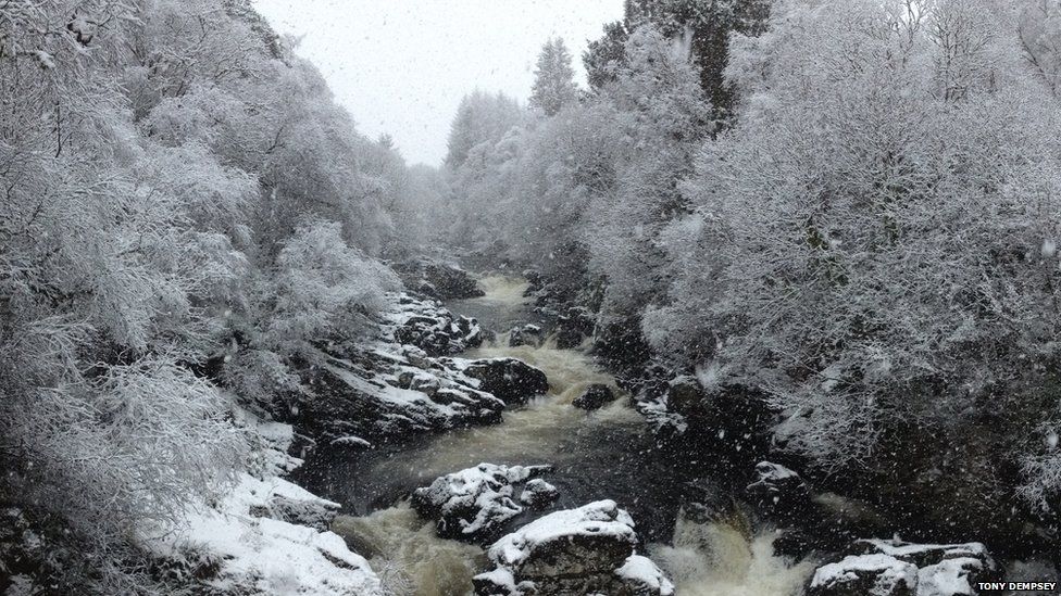 Stormy seas and snow, sunrises and sunsets - BBC Weather