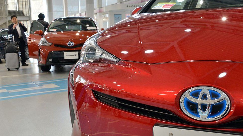 Toyota profit up 5% on stronger US sales - BBC News