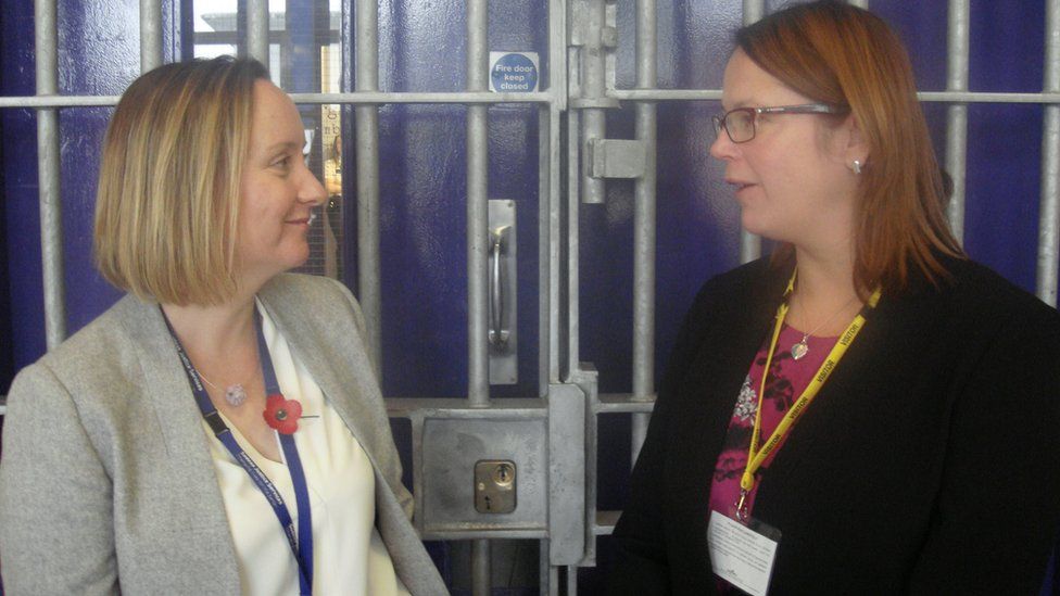 Back on track: How inmates are finding jobs on the trains - BBC News