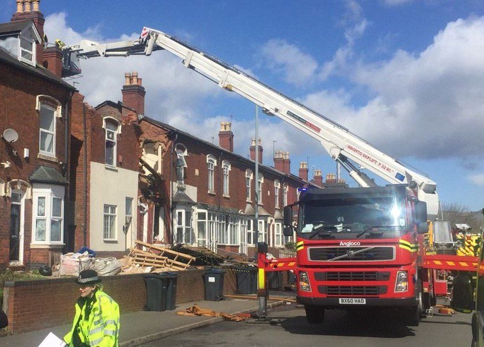 'Gas explosion' blows roof off Birmingham house - BBC News