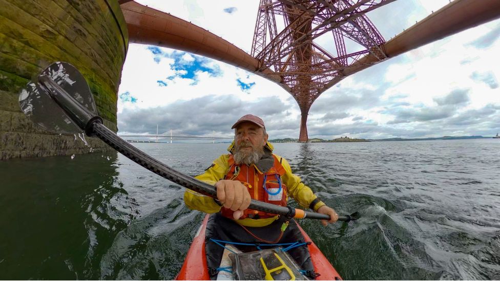 Nick Ray: Kayaker inspires hope with journey around Scotland - BBC News