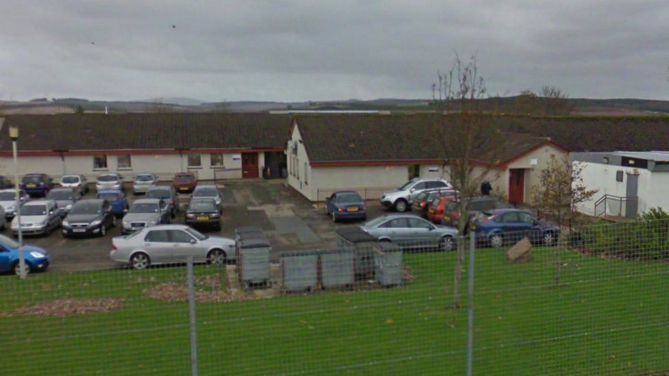 Vandalised Markethill Primary School in Turriff to reopen - BBC News