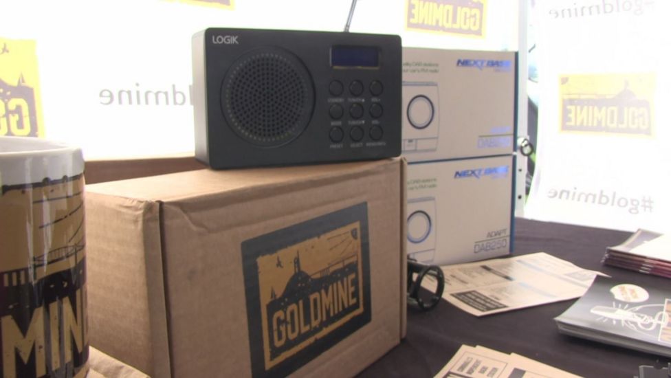 The Village Loudspeaker: What’s happened to truly local radio? - BBC News