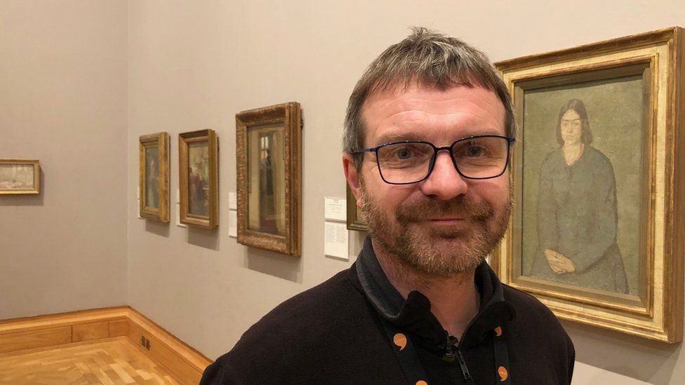 LGBT tours of National Museum Cardiff aim to reveal secrets - BBC News