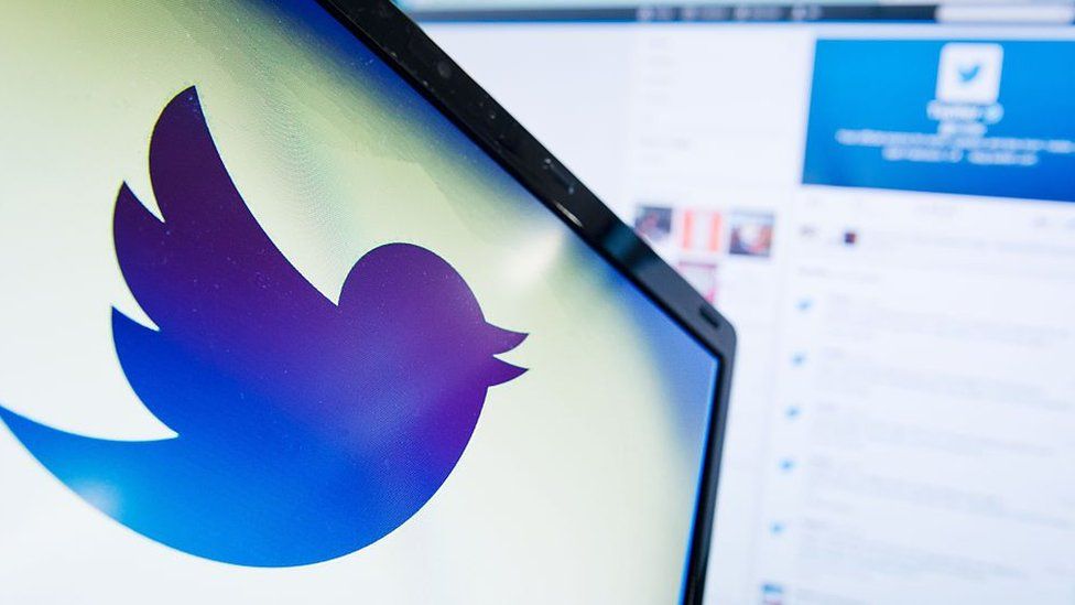 Twitter sues US over anti-Trump account - BBC News