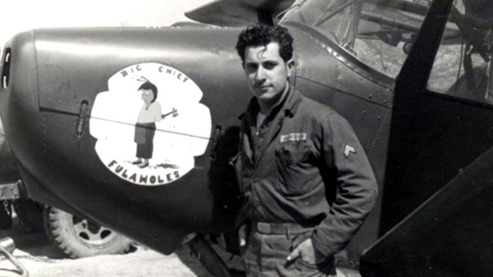 US airline mechanic achieves record-breaking 75 years of service - BBC News