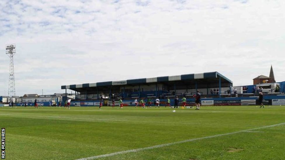 Dan Cockerline: Northwich Victoria striker signs for Barrow AFC - BBC Sport