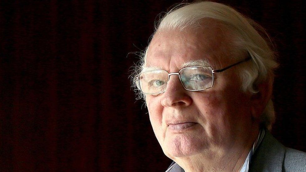 Austin Currie: Tributes paid to NI civil rights leader - BBC News