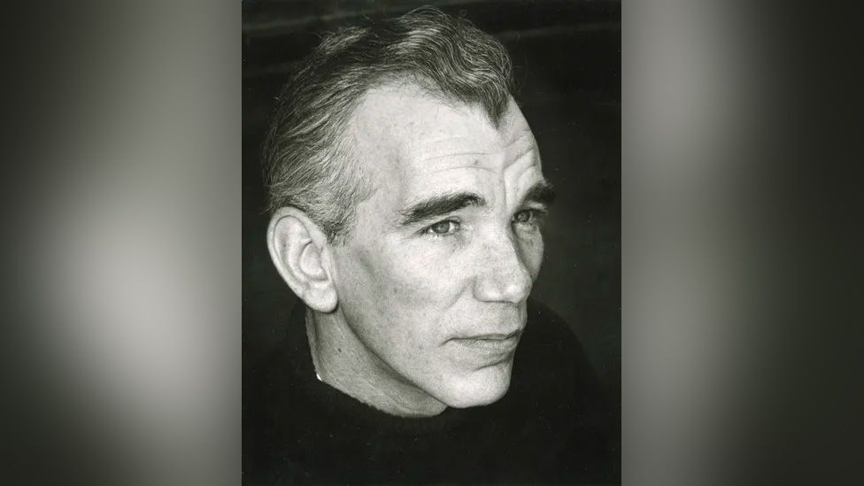 Doctor Who: Bedford writer's childhood influenced Daleks - BBC News