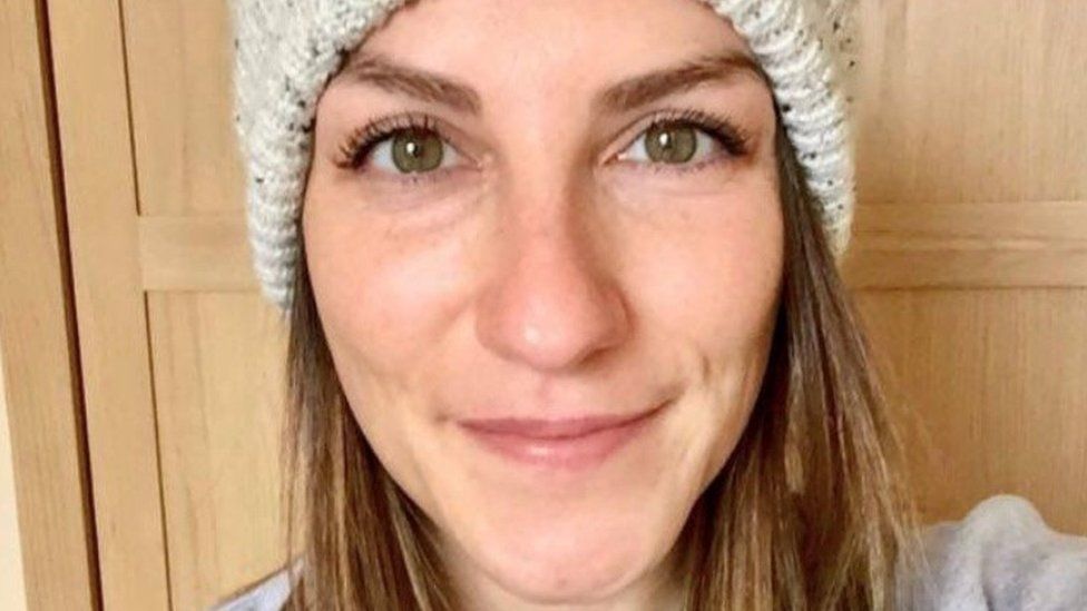 Why I gave a kidney to a work colleague - BBC News