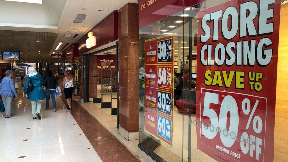 Weston-super-Mare shoppers 'sad' to see local Wilko branch close - BBC News