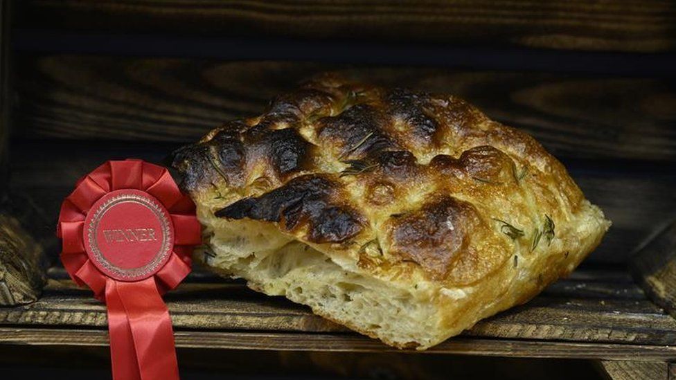 Green bread crowned winner of Britain's best loaf - BBC Newsround