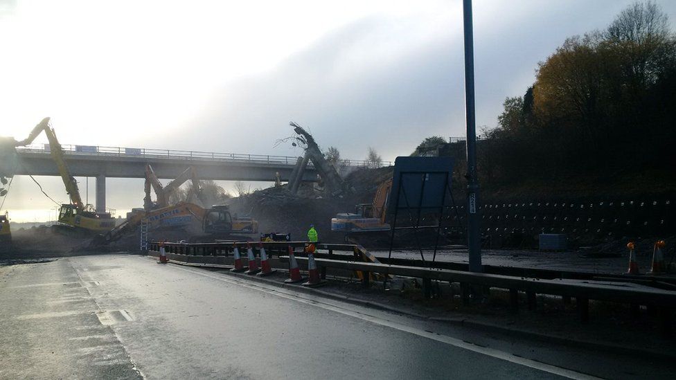 Delays expected as M74 section closed for bridge demolition - BBC News