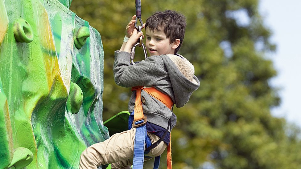 In pictures: Galloway Country Fair at Drumlanrig Castle - BBC News