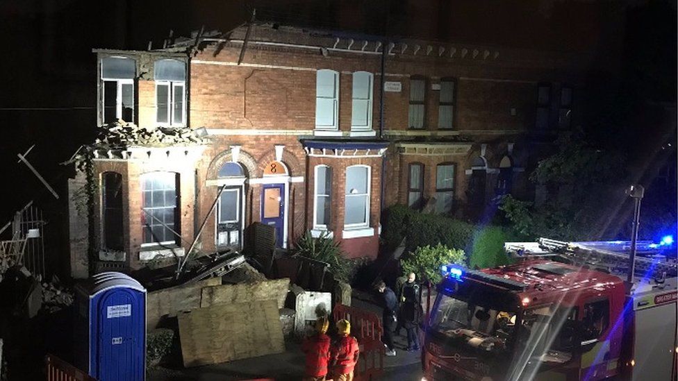 House collapses in Chorlton amid heavy rainfall - BBC News