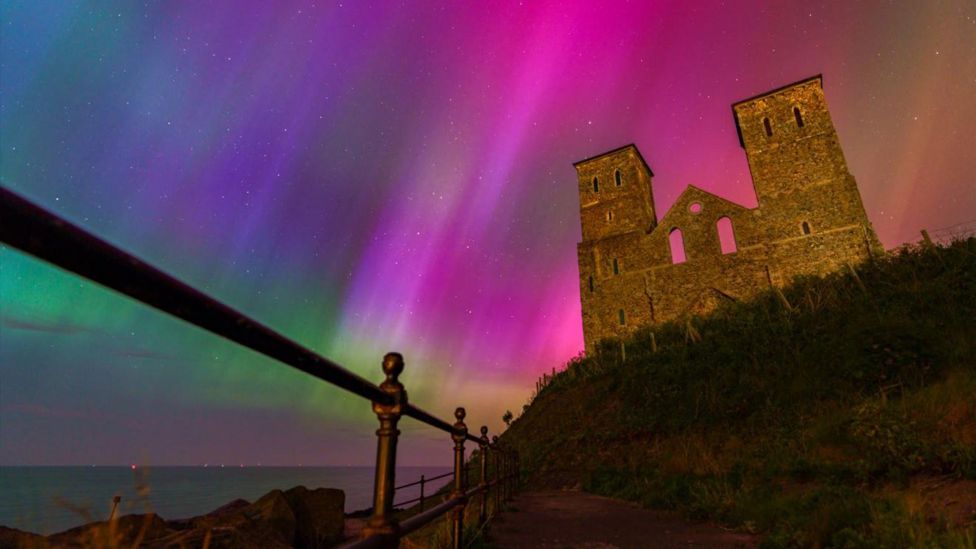 Kent: Northern lights across the county in pictures - BBC News