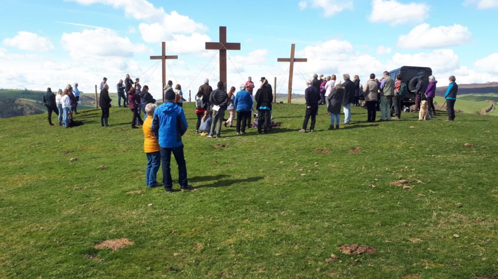 Shropshire hill crosses 'capture awe and wonder' for Easter - BBC News
