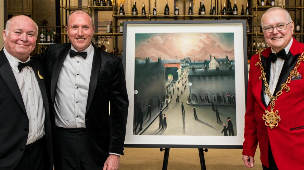 Middlesbrough artwork raises £11,000 for Teesside charities - BBC News