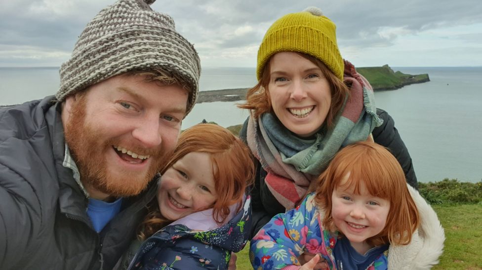 'Ger Taid': 'Unigolyn mwyaf Cymraeg y byd' - BBC Cymru Fyw