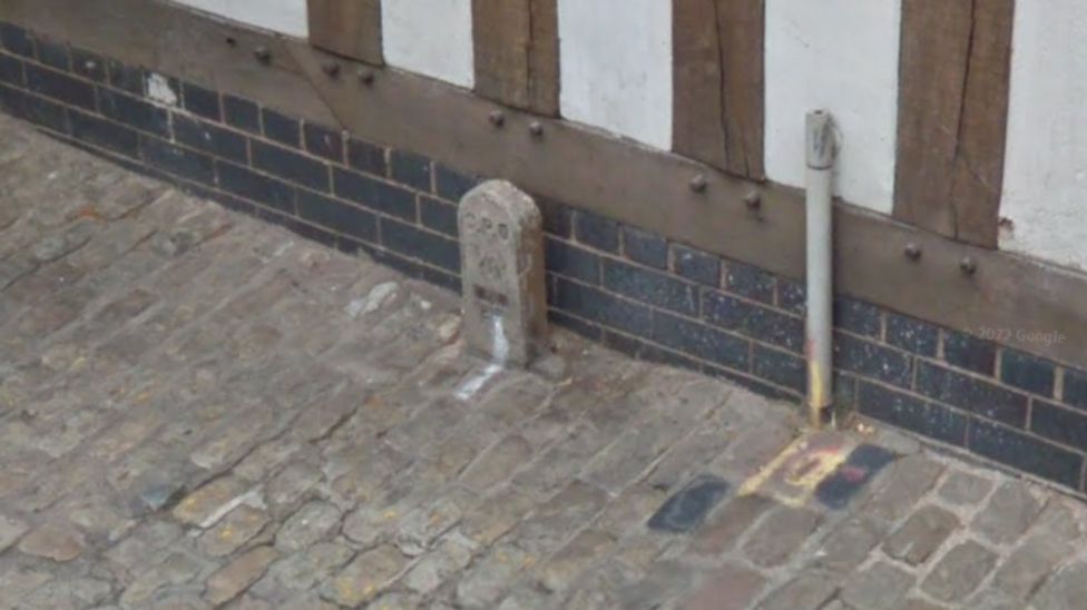 Fictional Scrooge and his real churchyard grave - BBC News