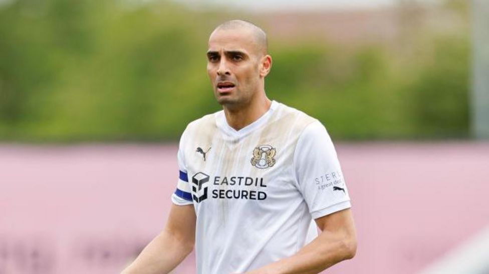 Darren Pratley: Leyton Orient captain, 39, signs new deal - BBC Sport
