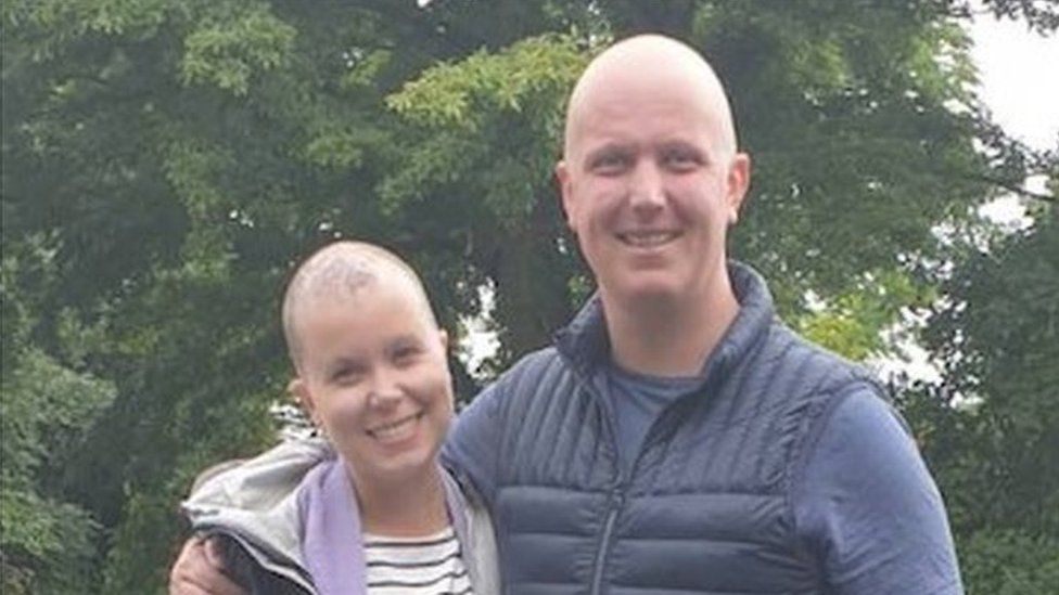 'Miracle' baby born to Evesham couple diagnosed with cancer - BBC News