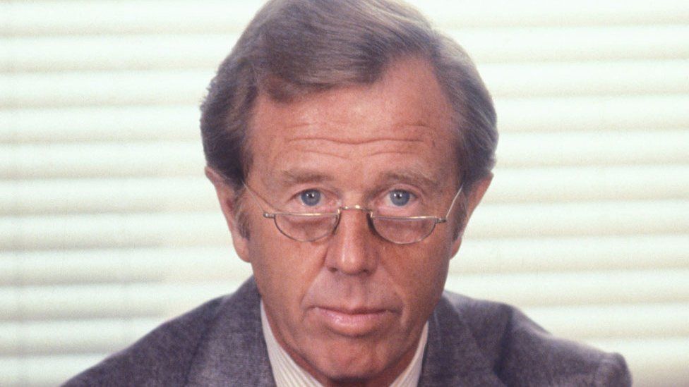 Michael Medwin: Shoestring actor dies aged 96 - BBC News