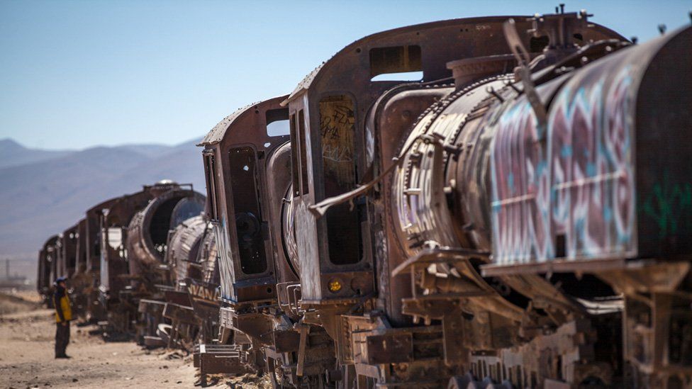 In pictures: The world's largest salt flat in Bolivia - BBC News