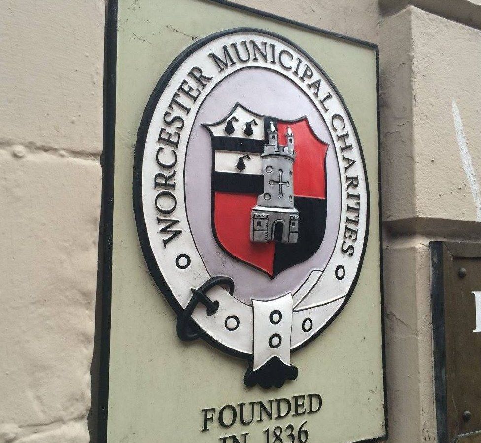 Simply the crest: Worcester scoops coat of arms gong - BBC News