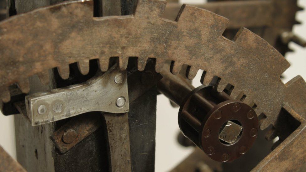 Castle Rushen Restored 16th Century clock reinstalled - BBC News