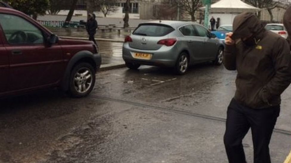 'Boobs' and 'cleavage' texts teacher Mark Hewes banned - BBC News