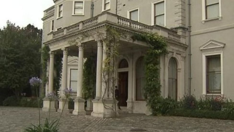 Tyrone man Martin Mullan gets award for Liffey rescue bid - BBC News