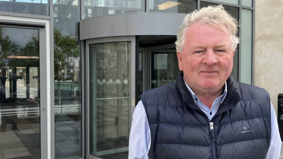 Londonderry: Calls for council to take over Ebrington Square - BBC News