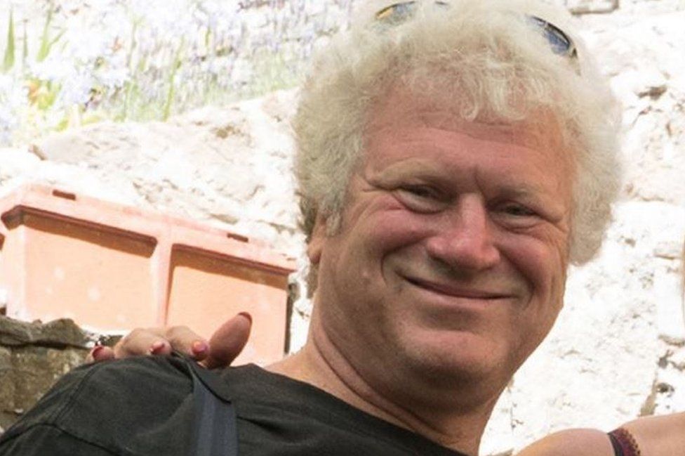 Briton David Wood still missing in French Alps after six days - BBC News