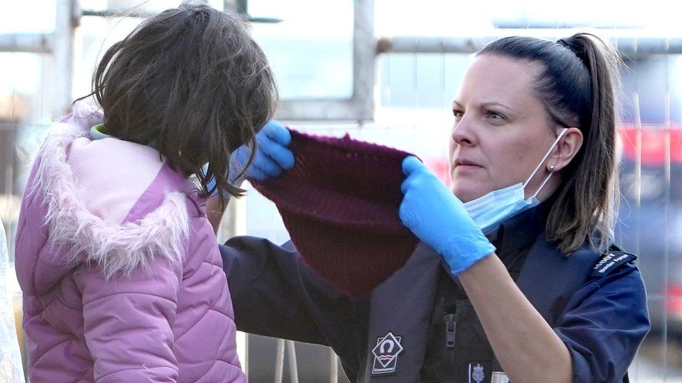 Cornwall Council seeks housing for asylum-seeking children - BBC News