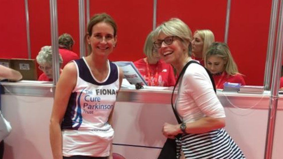 Diane Hastings takes on London Marathon for Parkinson's - BBC News