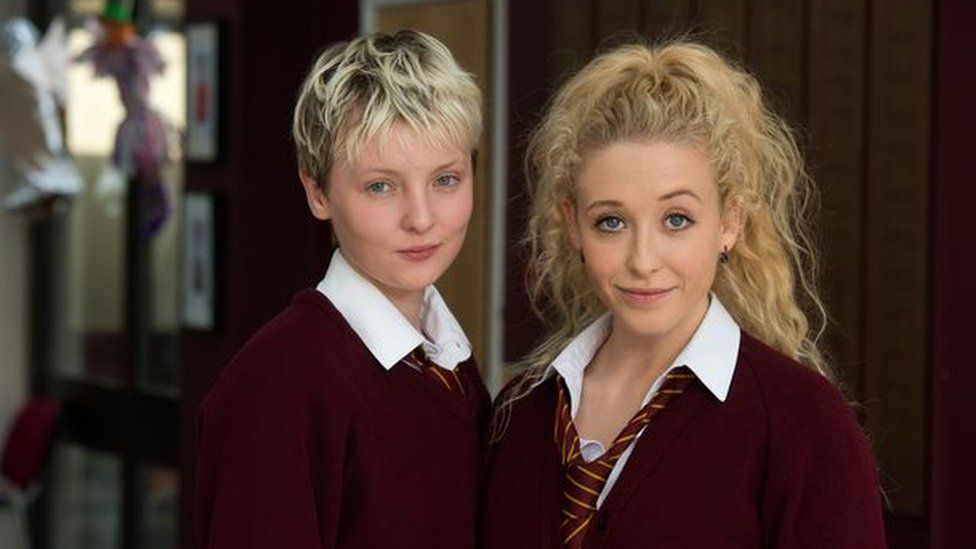 Ateb y Galw: Yr actores Saran Morgan - BBC Cymru Fyw