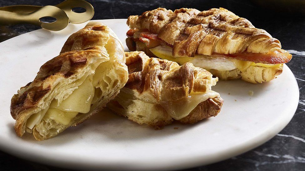 Croiffle quiz: Weird food mash-ups - BBC Newsround