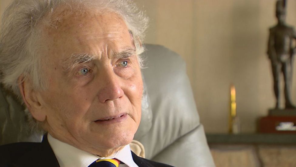 'Belsen showed me how low mankind can sink' - BBC News