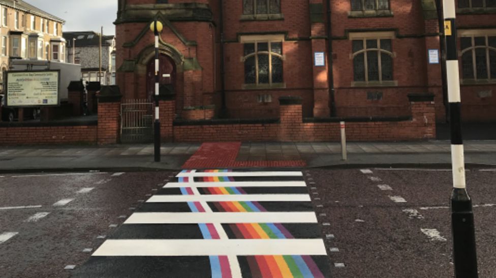 Blackpool: Rainbow zebra crossings show LGBTQ+ 'solidarity' - BBC News