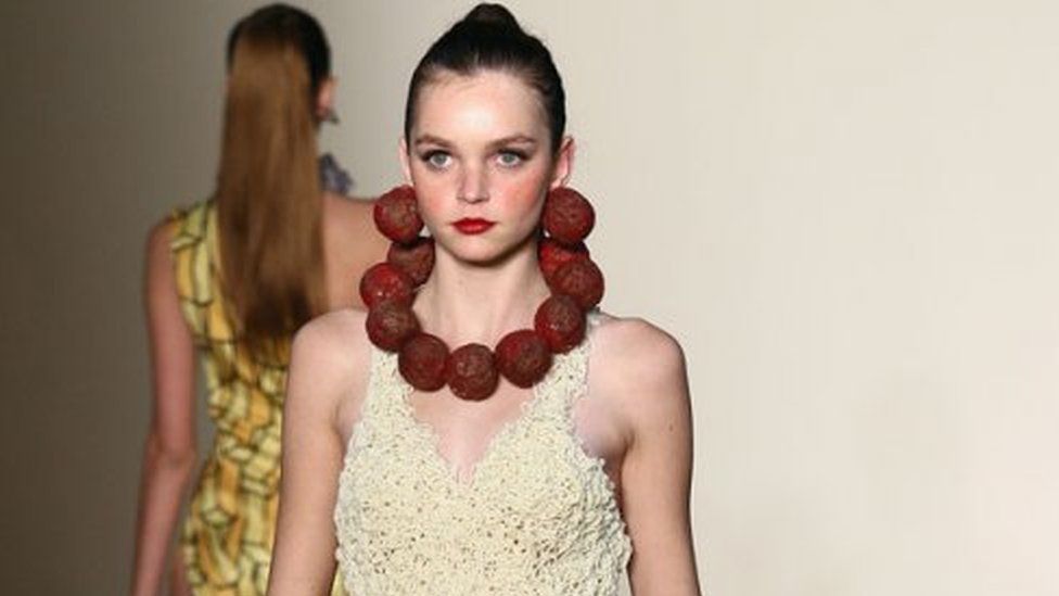 Weird clothes: Would you wear clothes made out of food? - BBC Newsround