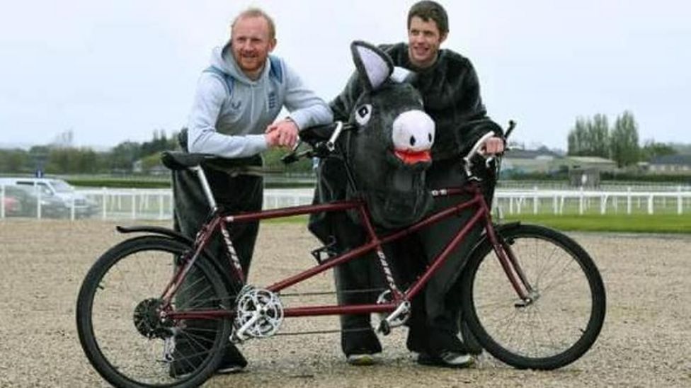 Keighley duo take on 160-mile panto horse tandem ride - BBC News