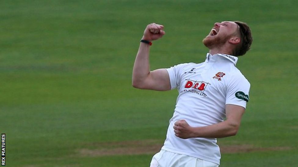 Essex v Hampshire: Jamie Porter stars as hosts win by an innings - BBC ...